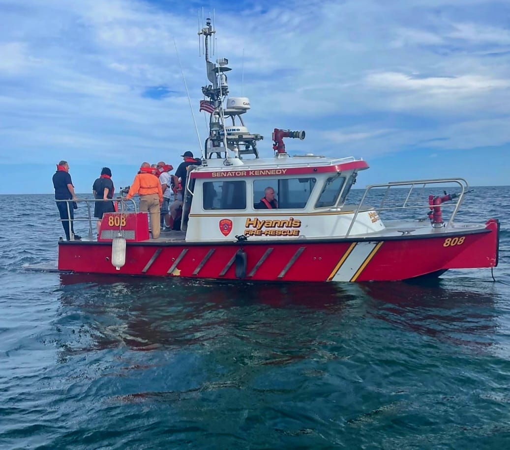 Hyannis fire boat responds to charter vessel taking on water - CapeCod.com