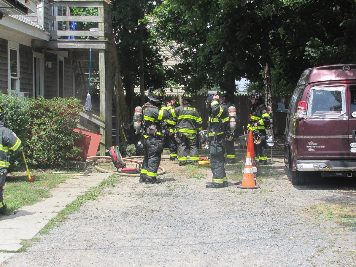 Fire breaks out in apartment building in Hyannis - CapeCod.com